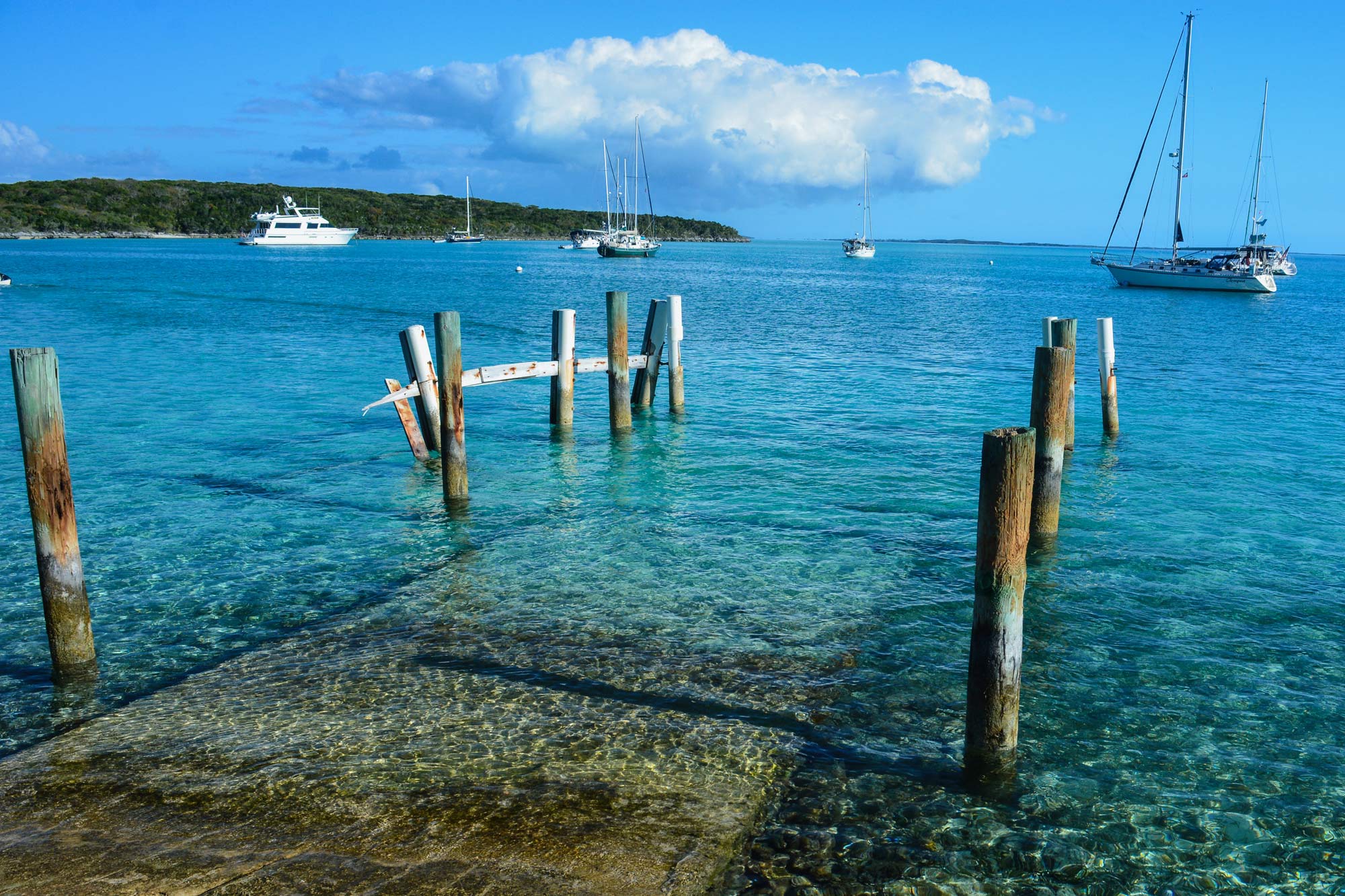 Liveaboard Sailing, Sailboat Chartering, Sailboat Reviews and More ...