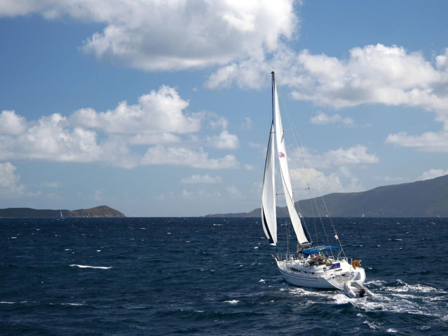 How to Pick the Right Boat for Island-Hopping Bliss