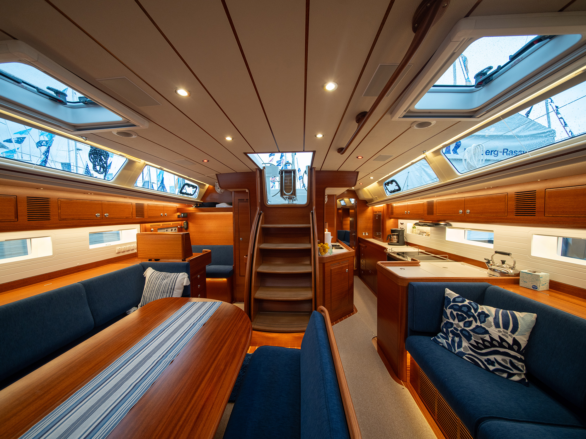 Boat Review: Hallberg-Rassy 57